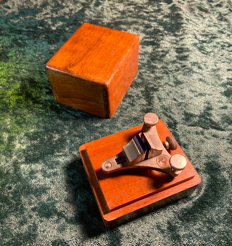 Zero Stock-Vintage Vice In Original Wood Case – Explorer Antiques