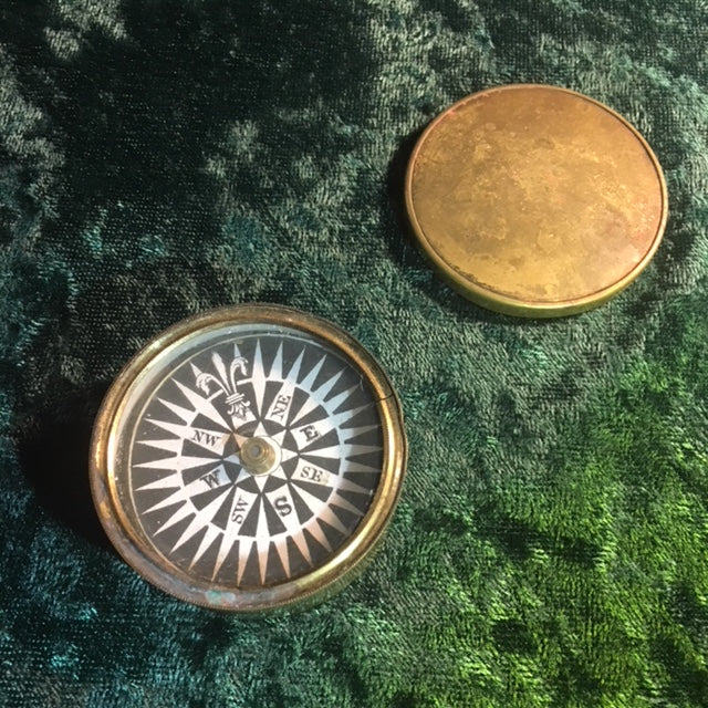 ZERO STOCK-ANTIQUE SMALL NAUTICAL FLOATING CARD COMPASS – Explorer Antiques
